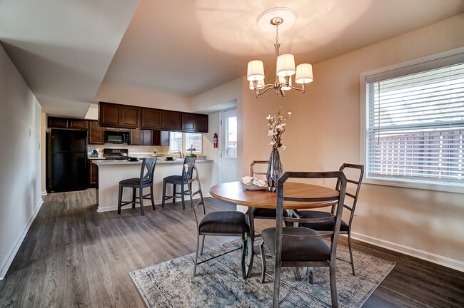 The Properties at Wright Field Apartments - Dayton, OH 14 units available | CorporateHousing