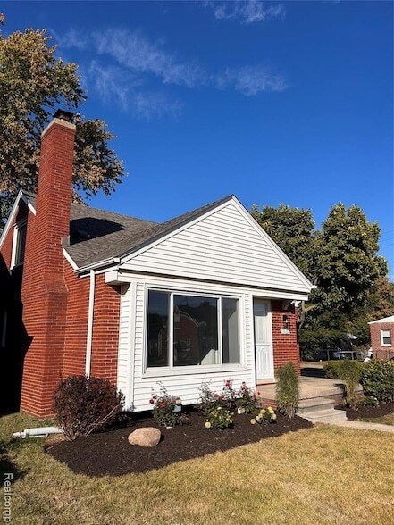 15161 Sprenger Ave - Eastpointe, MI 1 units available | CorporateHousing