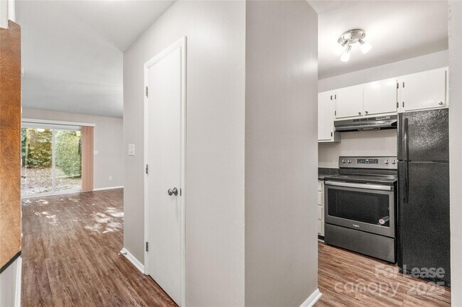 951 Hollywood St - Charlotte, NC 1 units available | CorporateHousing