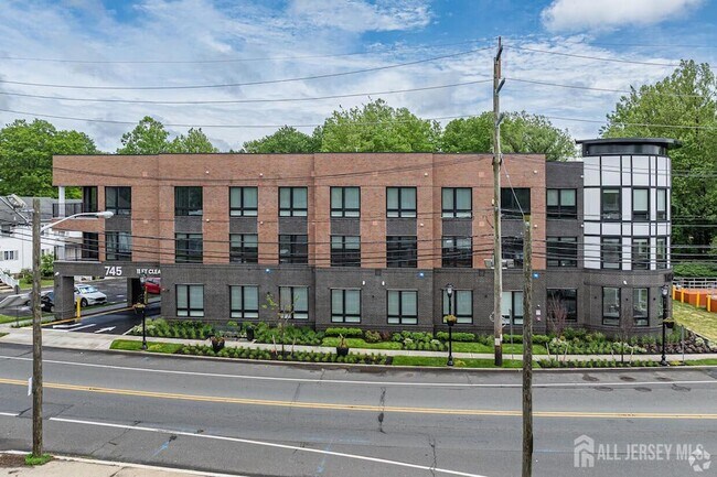 745 Bound Brook Rd Unit 301 Condo - Dunellen, New Jersey - 1 unit available | CorporateHousing