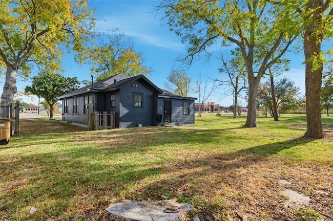 3808 State Hwy 3 - Dickinson, TX 1 units available | CorporateHousing