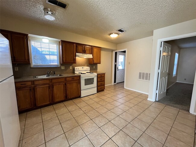 524 Strata Dr - Denton, TX 1 units available | CorporateHousing