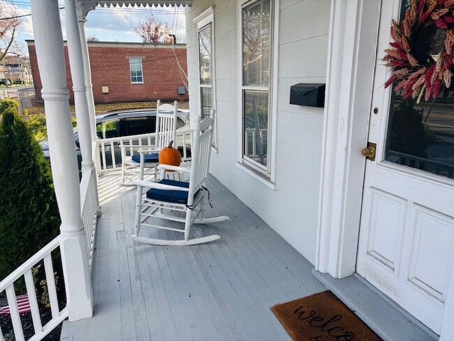 220 South St - Oyster Bay, NY 1 units available | CorporateHousing