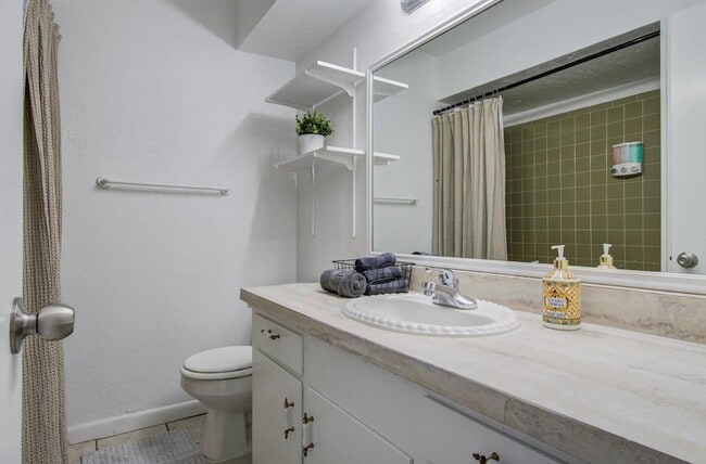 5542 Holly St Unit 209 - Houston, TX 1 units available | CorporateHousing