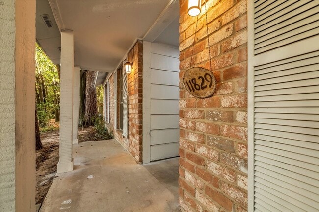 11829 S Red Cedar Cir - Spring, TX 1 units available | CorporateHousing