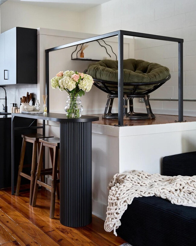 403 E 33rd St Unit ID1353814P - Charlotte, NC 1 units available | CorporateHousing