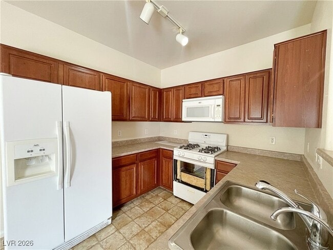 10443 Gold Shadow Ave - Las Vegas, NV 1 units available | CorporateHousing