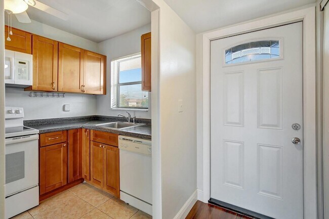 8225 Sunrise Lakes Blvd Unit 303 Condo - Sunrise, FL 1 units available ...