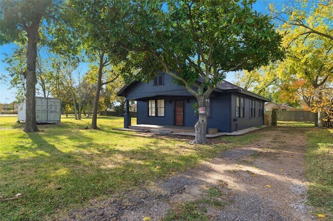 3808 State Hwy 3 - Dickinson, TX 1 units available | CorporateHousing