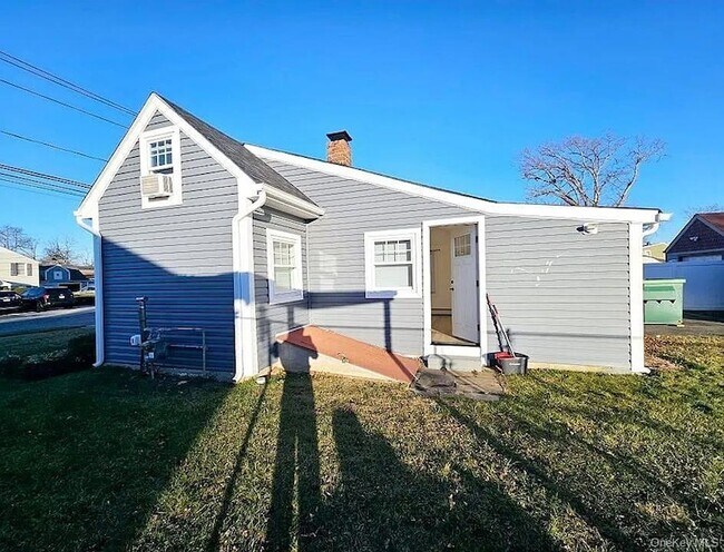 9 Tillie St - Bay Shore, NY 1 units available | CorporateHousing