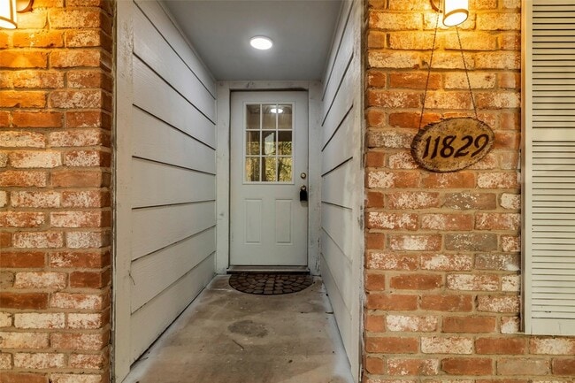 11829 S Red Cedar Cir - Spring, TX 1 units available | CorporateHousing