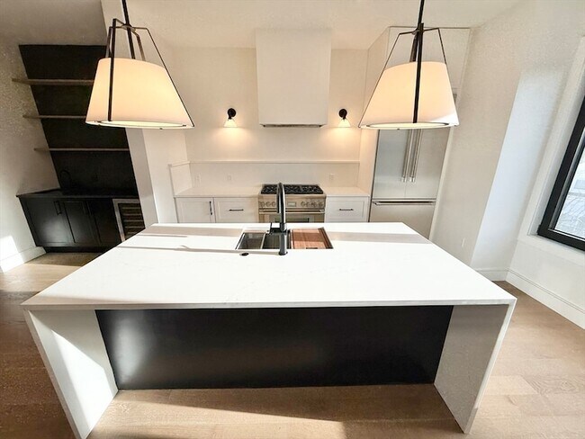 238 Webster St Unit 6 - Boston, MA 1 units available | CorporateHousing