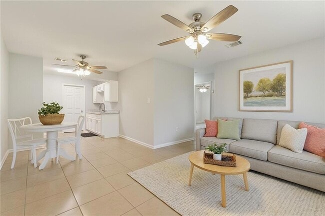 7825 Dorsett Dr - New Orleans, LA 1 units available | CorporateHousing