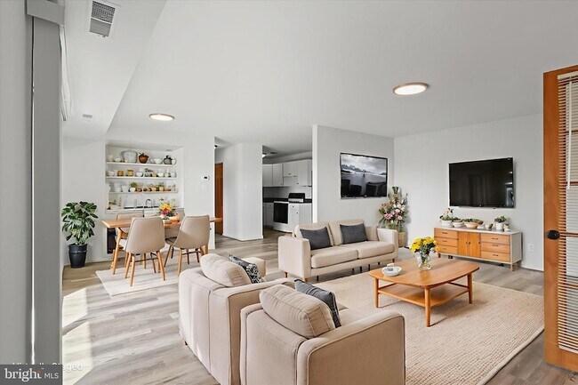 214 Locust St SE Unit 124 - Vienna, VA 1 units available | CorporateHousing