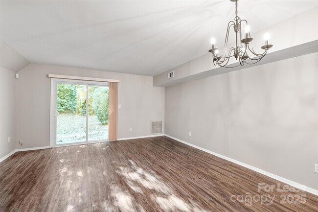 951 Hollywood St - Charlotte, NC 1 units available | CorporateHousing