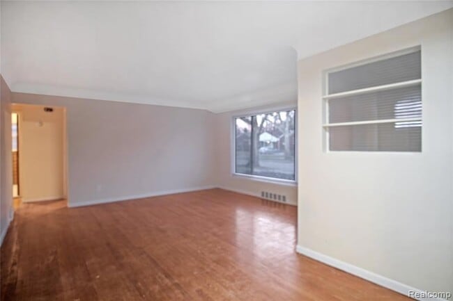 24101 Westhampton St - Oak Park, MI 1 units available | CorporateHousing