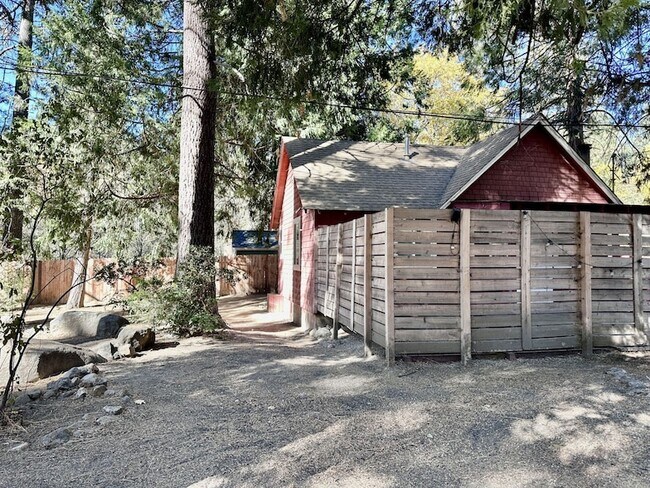 54120 Pine Crest Ave - Idyllwild-Pine Cove, CA 1 units available ...